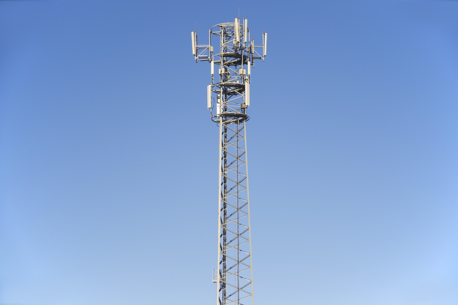 The Digital Cellular Network Standard that Changed the World - ZEMADRA